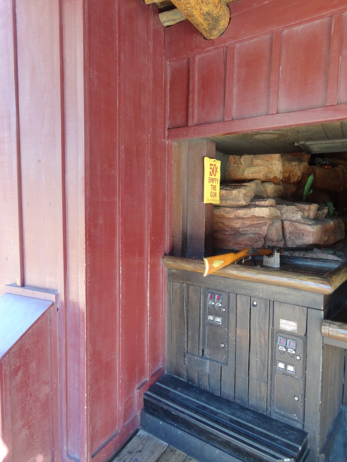 Disneyland: Frontierland Gun Arcade