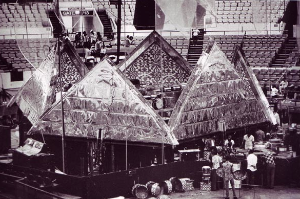 Concert Stage Design: The Rolling Stones Tour of the Americas 1975- The ...