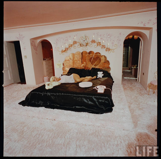 Take a Look Inside Jayne Mansfield's Splendor "Pink Palace" ~ Vintage ...