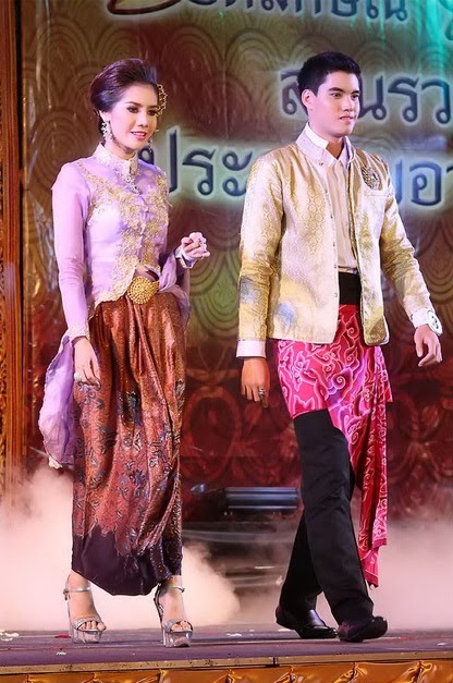 ASEAN Traditional Dress ~ ViewEveryDay.com