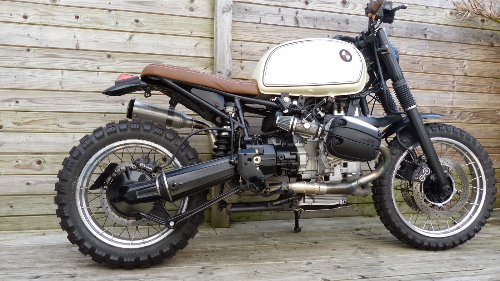 Scrambler GS11 - RocketGarage - Cafe Racer Magazine