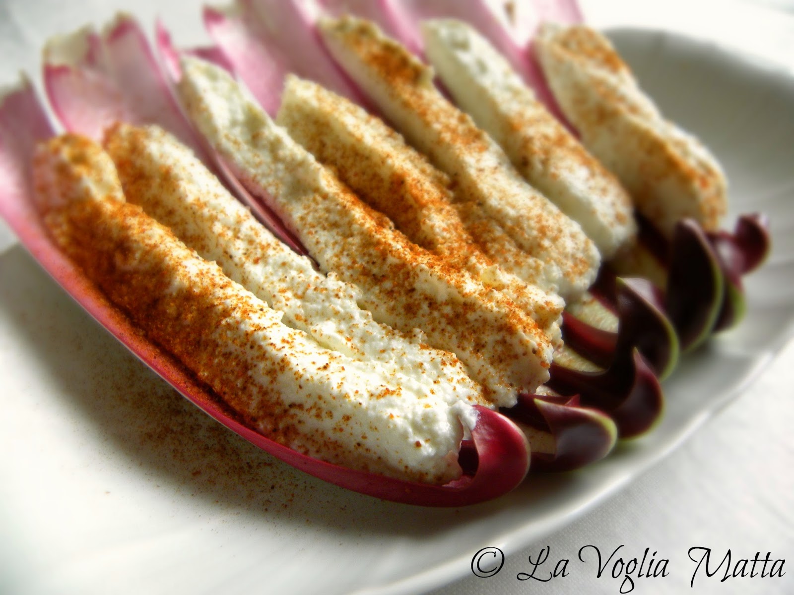 La Voglia Matta: Barchette di radicchio trevigiano con crema piccante