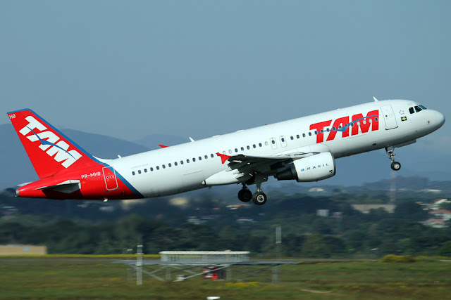 SBCT NEWS: AMEAÇA DE BOMBA EM AVIÃO DA TAM EM CURITIBA