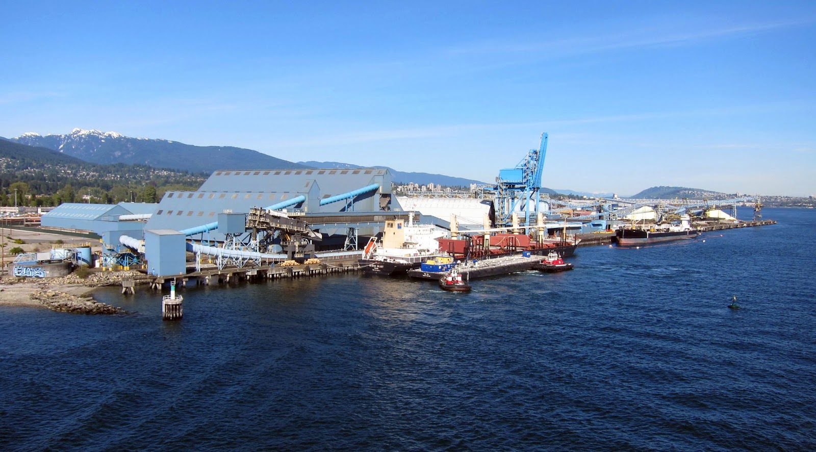 transpress nz: sulphur loading on bulk carrier ships, Vancouver, Canada