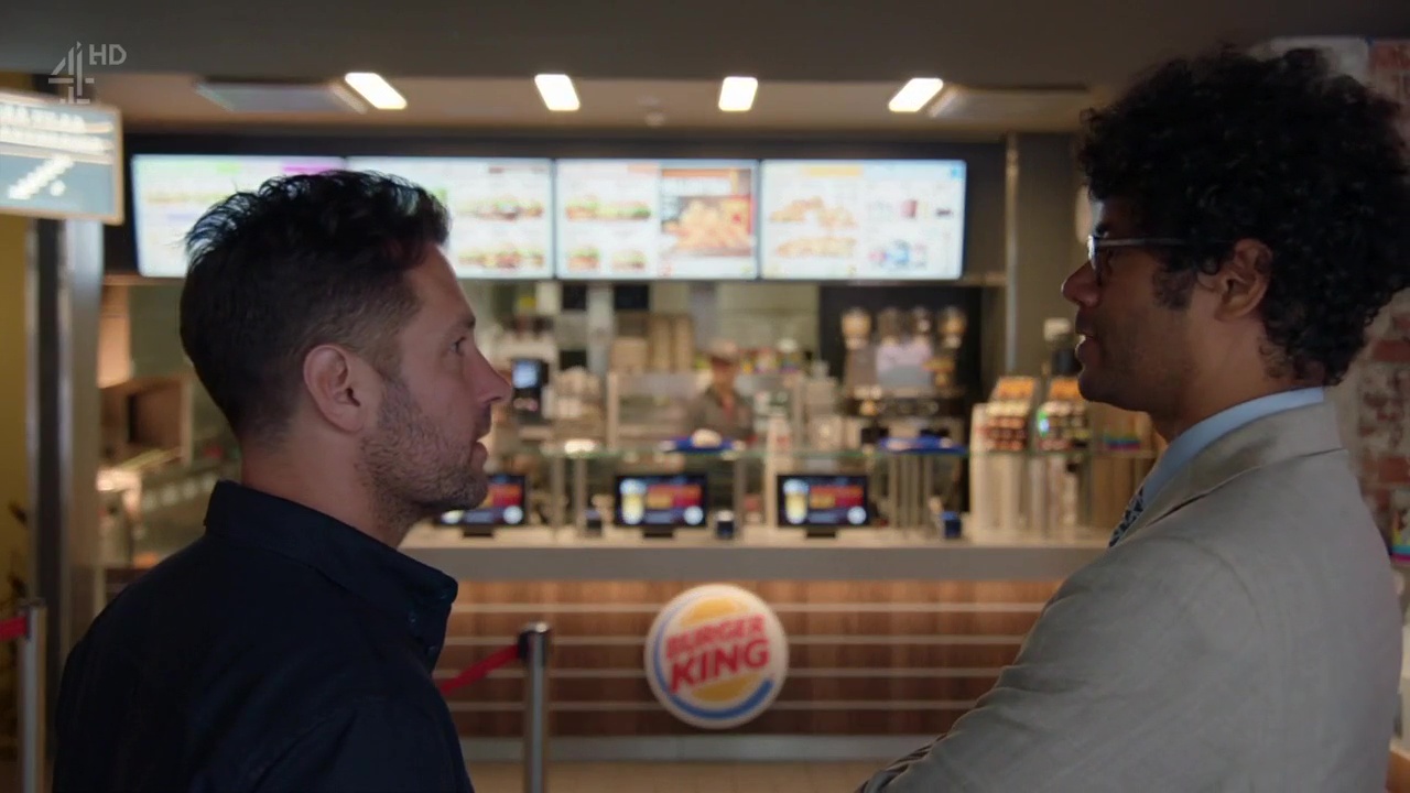 ausCAPS: Paul Rudd shirtless in Travel Man 4-02 "Helsinki"