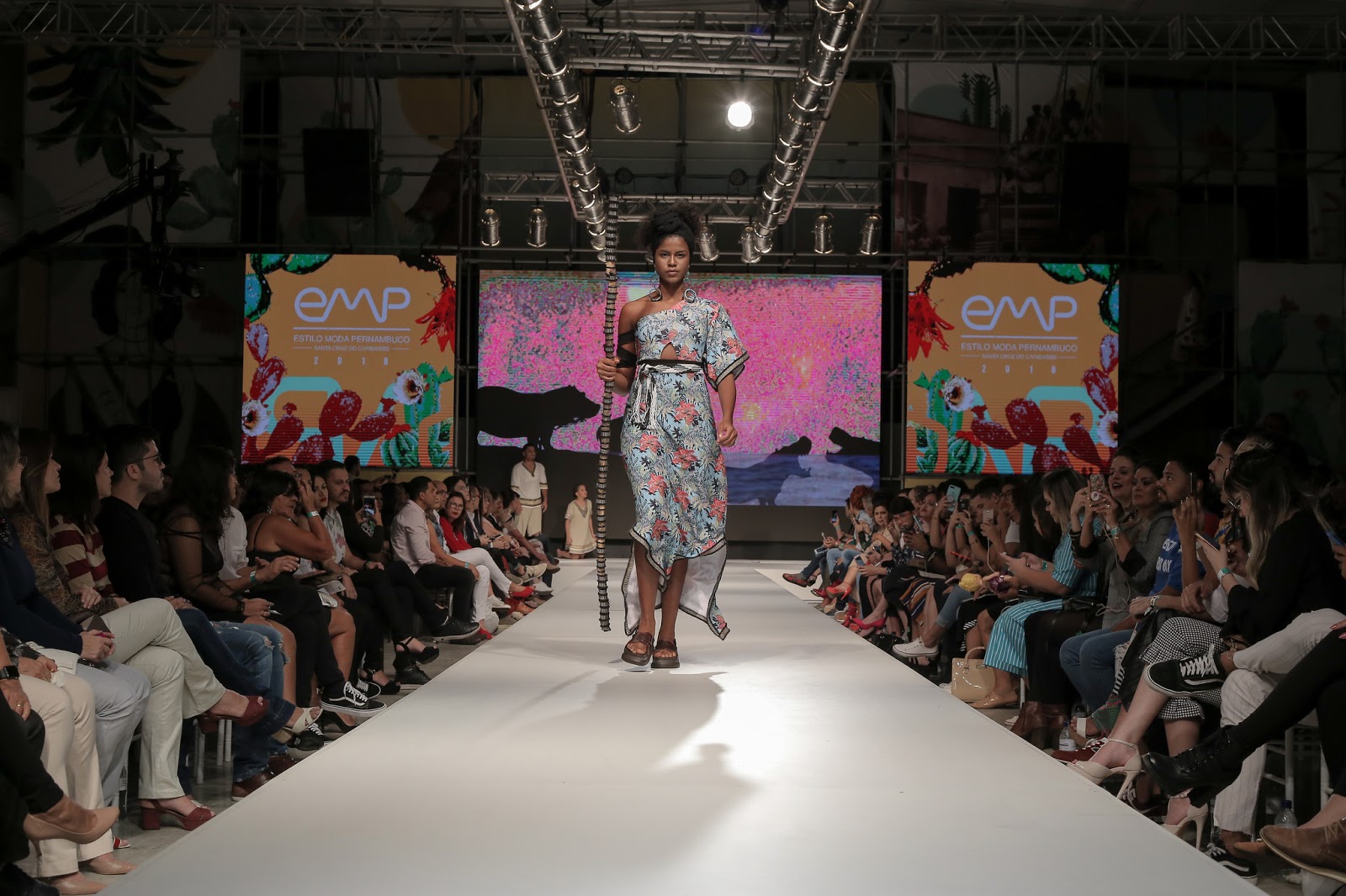 Blog do Moda Center: Desfiles conceituais e palestra de Ronaldo Fraga ...