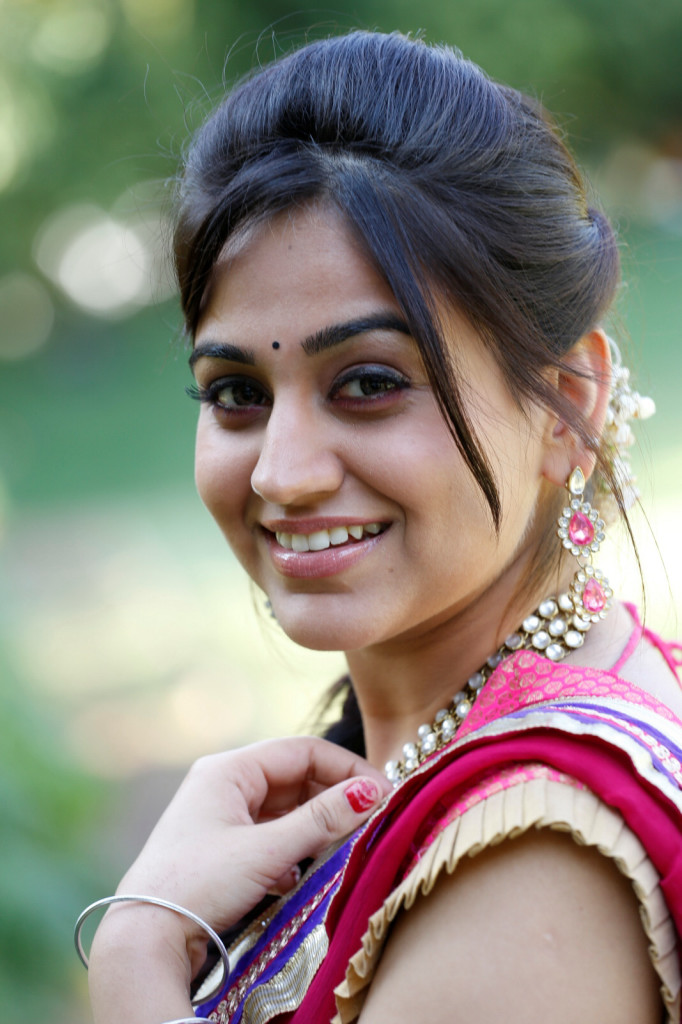 Beautiful Images: Aksha Pandey In Pink Saree Stills