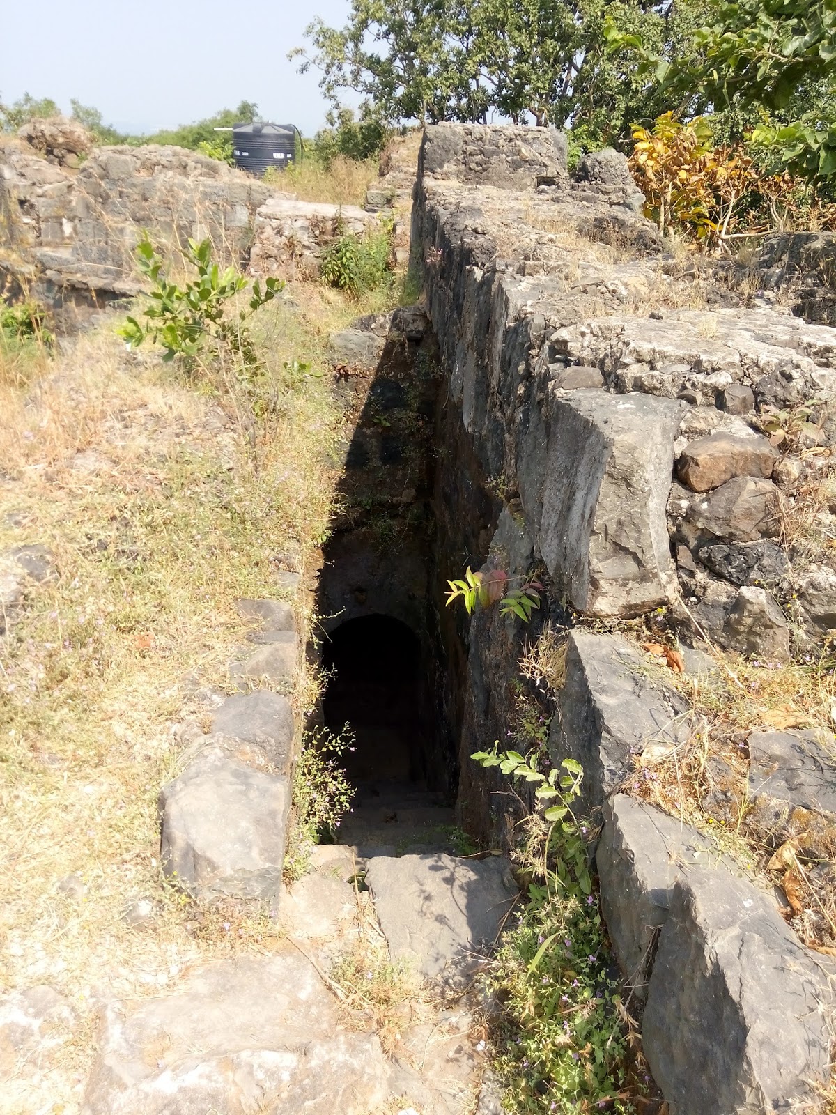 Indragad fort near Pali Karambeli in Gujarat (India) | The journey of a ...