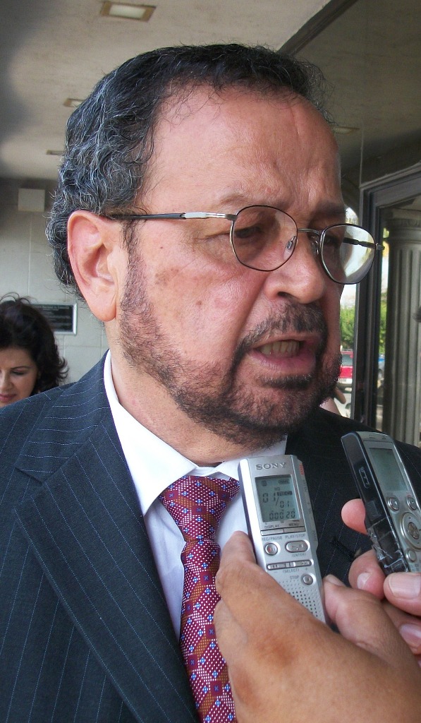 MUNDILLO POLITICO: HAY PLANES Y PROYECTOS PARA COBAT