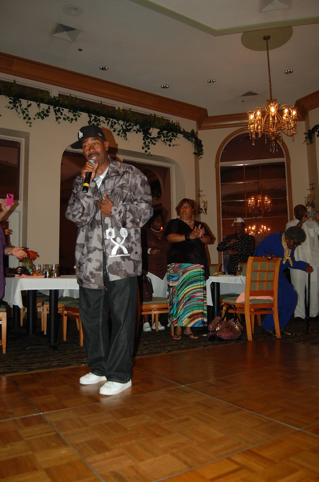 PARRIS HARRIS: VIVIAN THOMAS SHUTS TITUSVILLE , THE CITY DOWN WIT ...