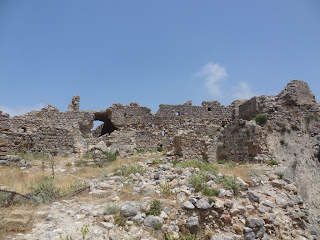Και λοιπόν;Και συνεπώς;Και γι'αυτό;: Παλιό Πυλί