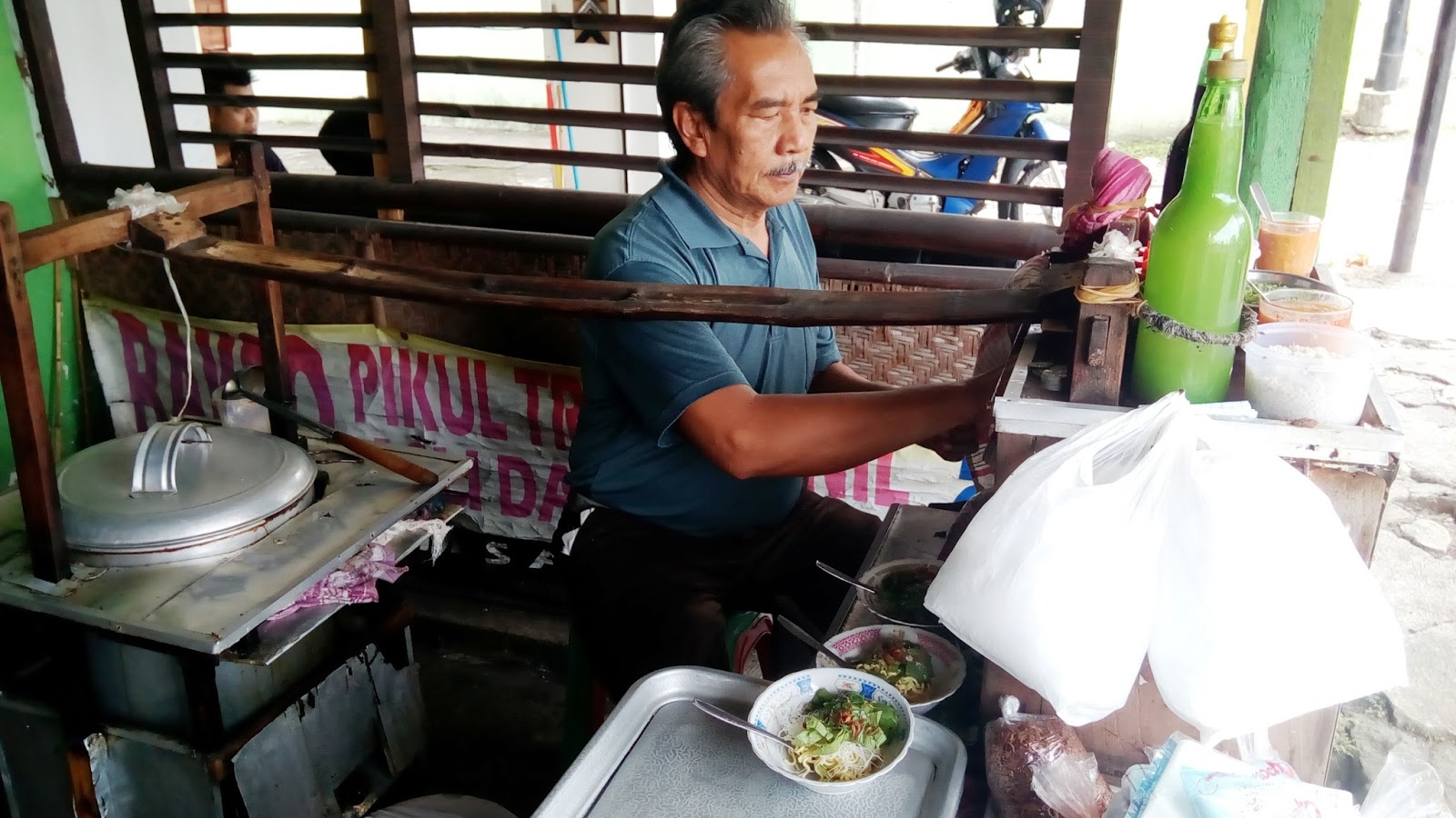 Bakso Pikul Pak Gino - Ragam Info