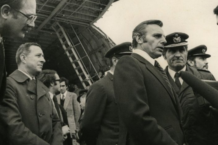 Ardina da Rede: Frank Carlucci e o Verão Quente de 75