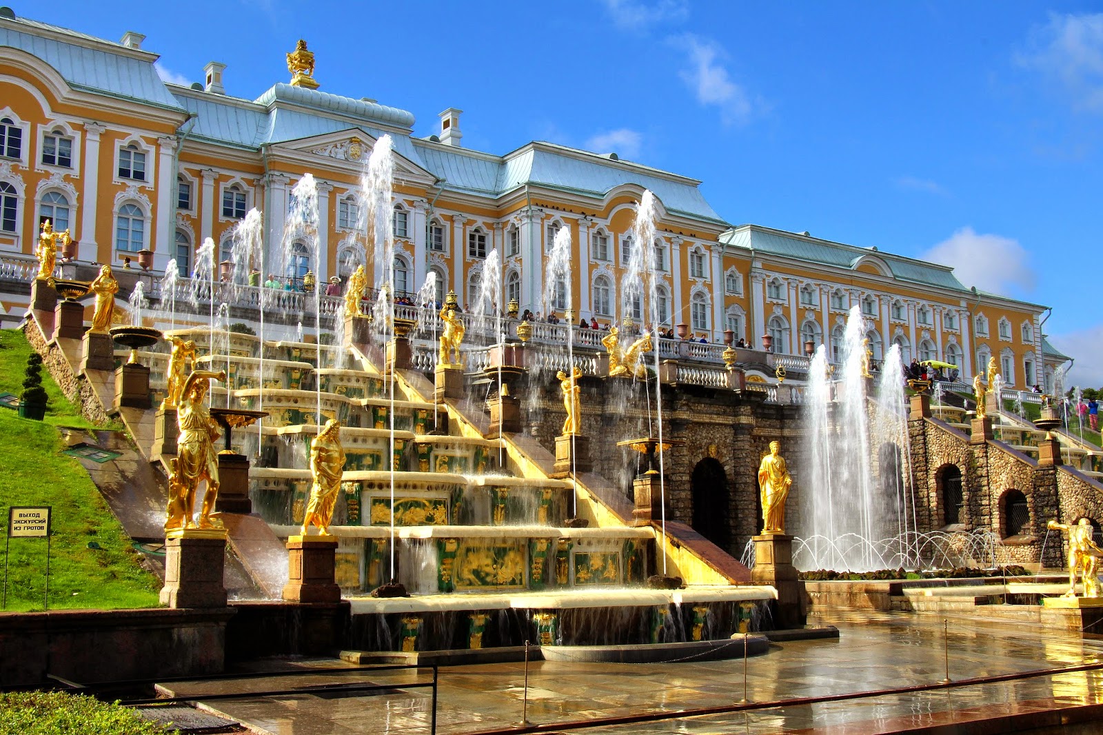 ItchyFeetTraveler: The Great Palace of Peterhof