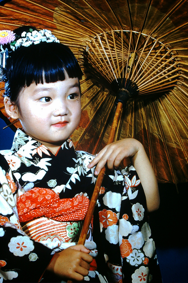 25 Beautiful Kodachrome Pictures of '50s Japanese Portraits in a Photo ...
