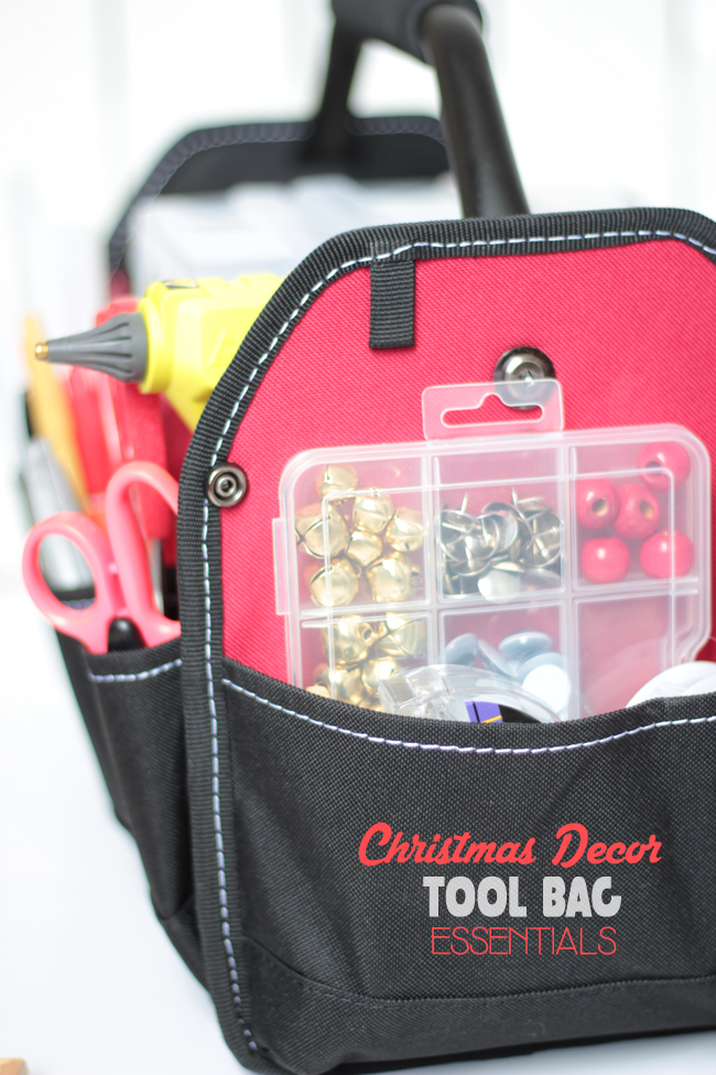 Christmas Decor Tool Bag Essentials - Remodelando la Casa