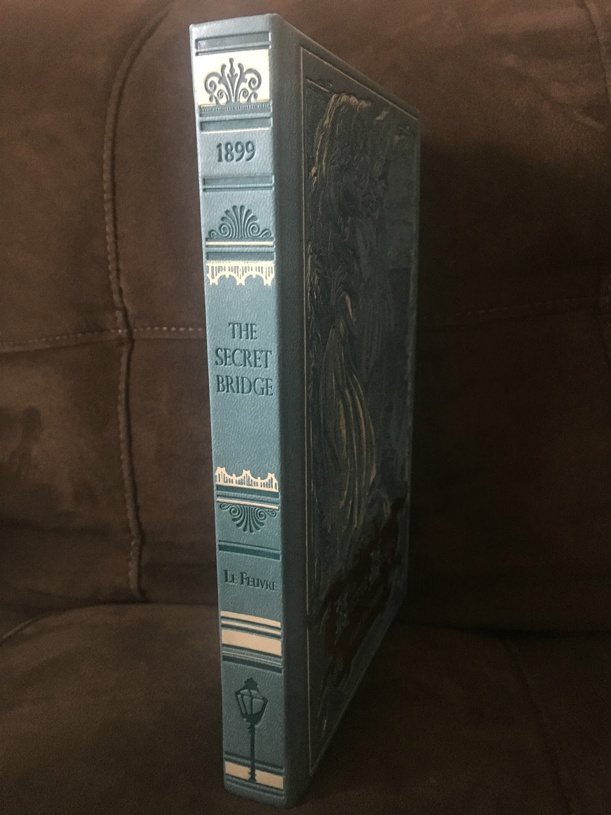 Raising Leafs: The Secret Bridge