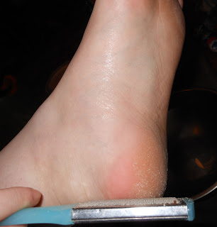 KalamityJane: Prep Your Feet for Spring with a Pedicure - DIY