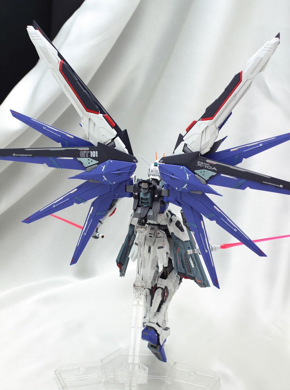 Custom Build: MG 1/100 Freedom Gundam Ver. 2.0 [Detailed]