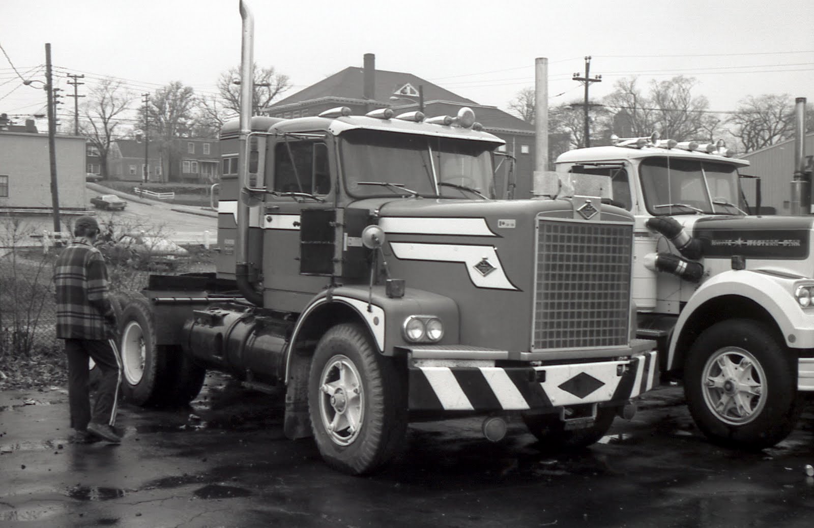 Truckfax: Autocar Custom Driver Cabs