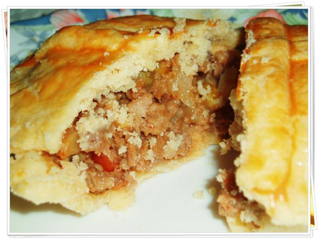 Jasmeen's Kitchens.: Beef Pie / {Pie daging)