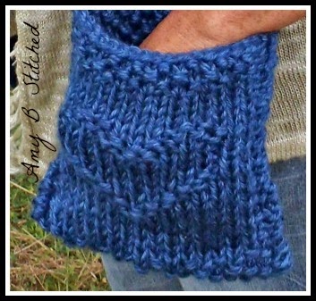 Chain of Hearts Pocket Scarf Pattern Release