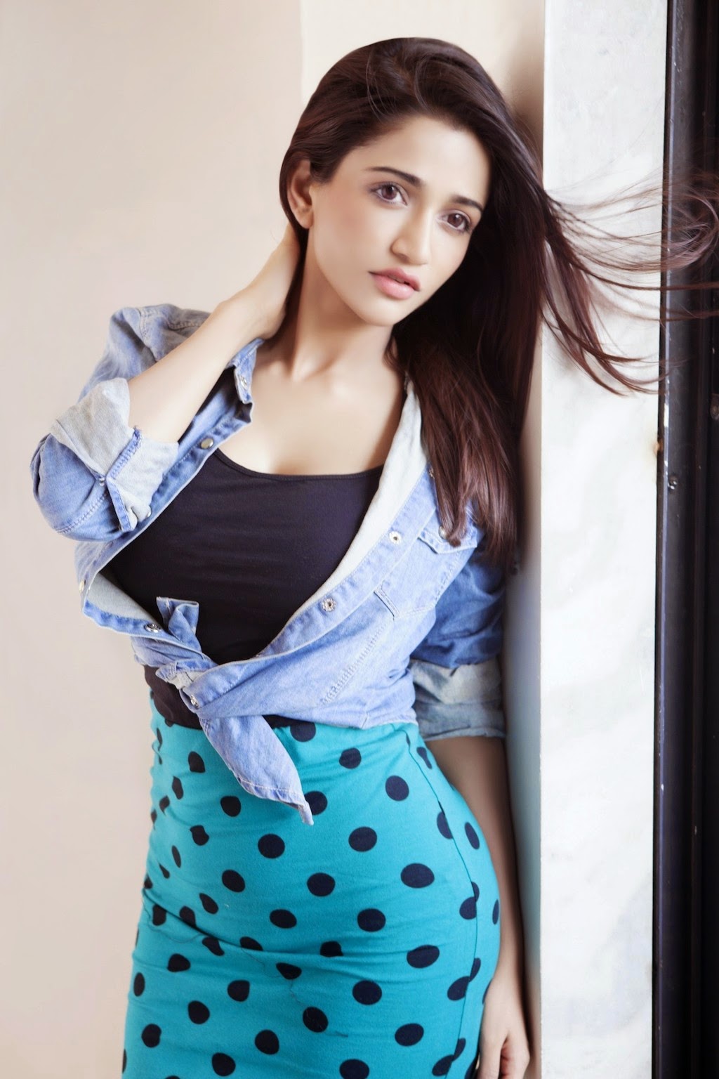 Anaika Soti sizzling photo gallery - South Indian Actress