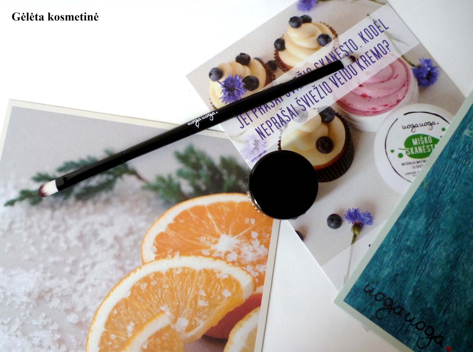 UOGA UOGA kasa auksą, o aš bandau jį dėti ant akių vokų