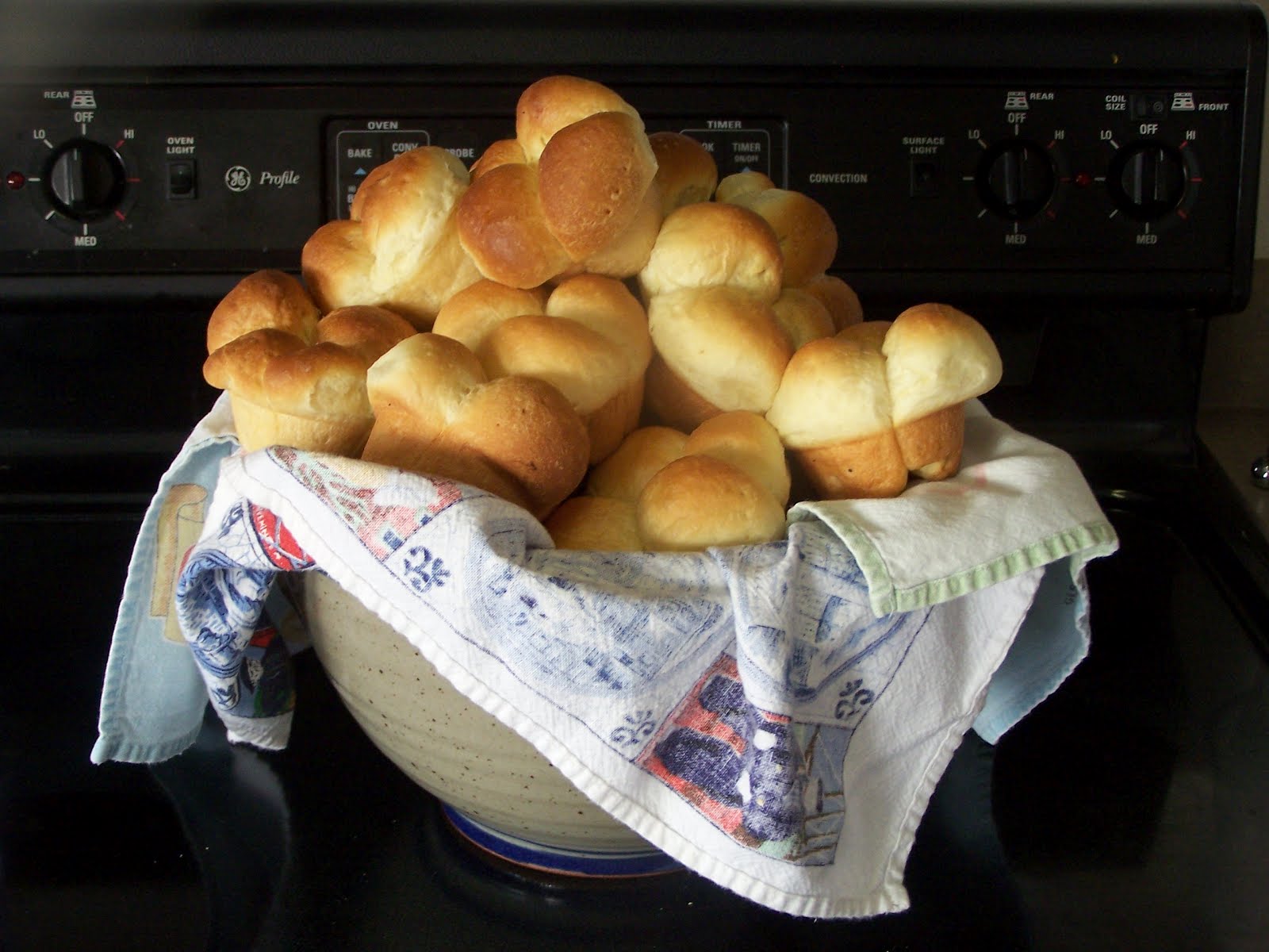 the other jamie learns to cook: Three Leaf Clover Dinner Rolls