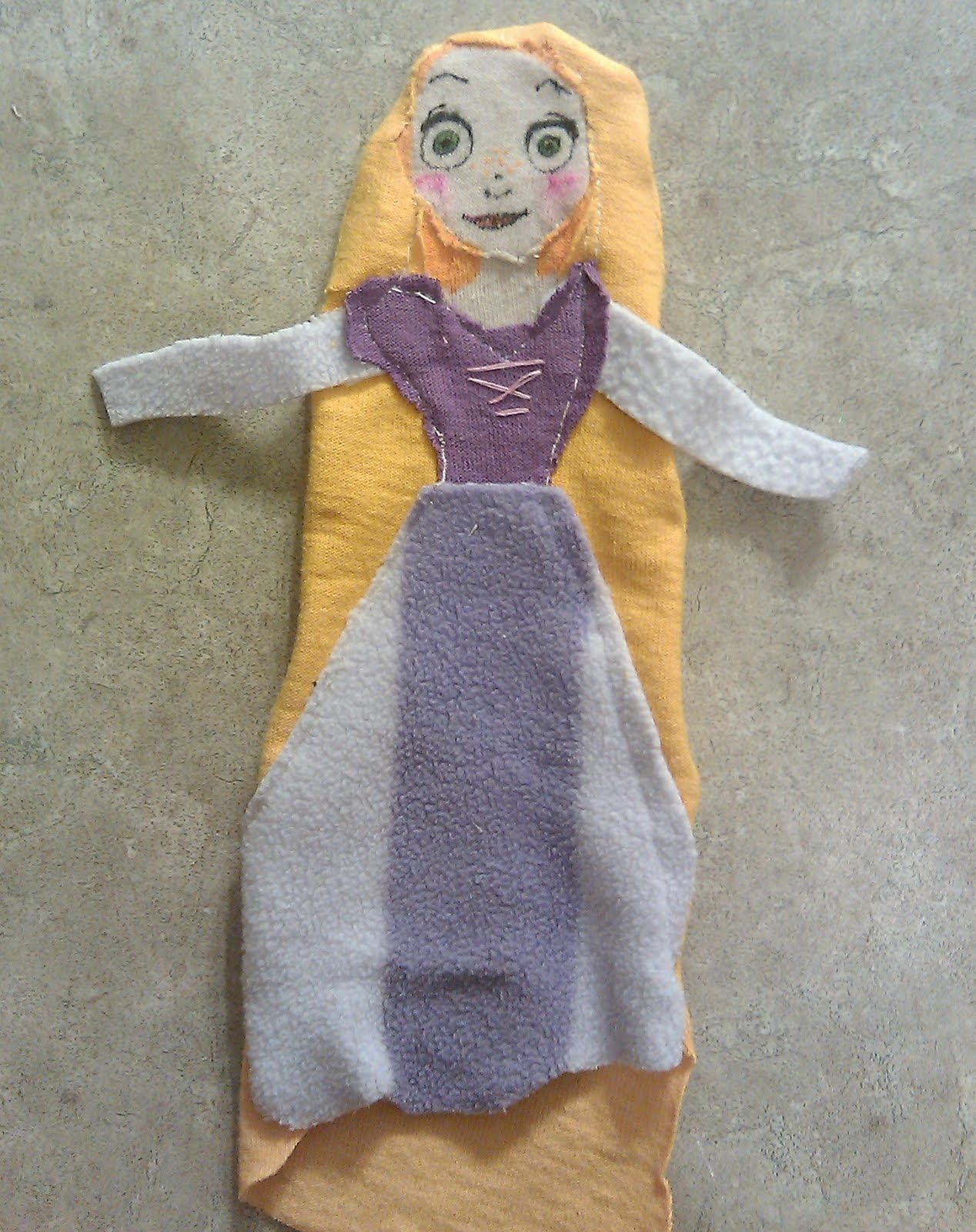 The Crafty Elephant: Tangled Puppets