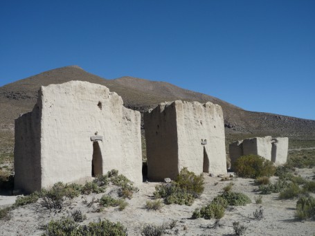 Stultifer . Ciudad de los muertos: Chullpas
