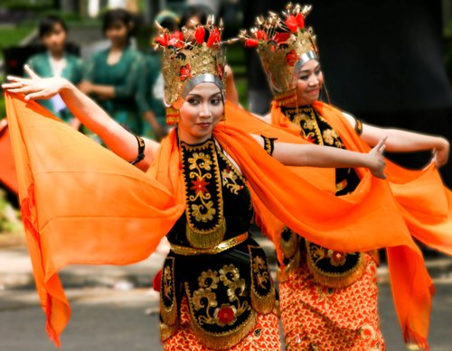 Gandrung Dance as Icon of Banyuwangi Regency, Indonesia - Gudi-SmaZinees