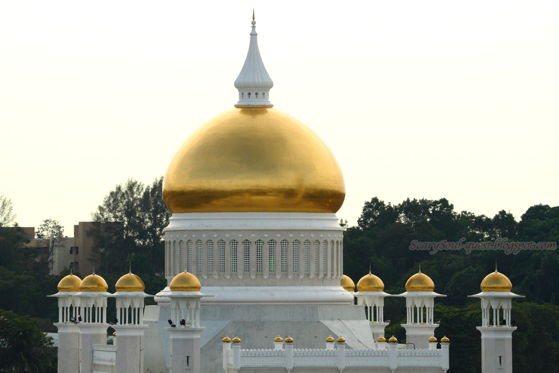 The Quest of The Photographer Wannabe: Top of Masjid SOAS