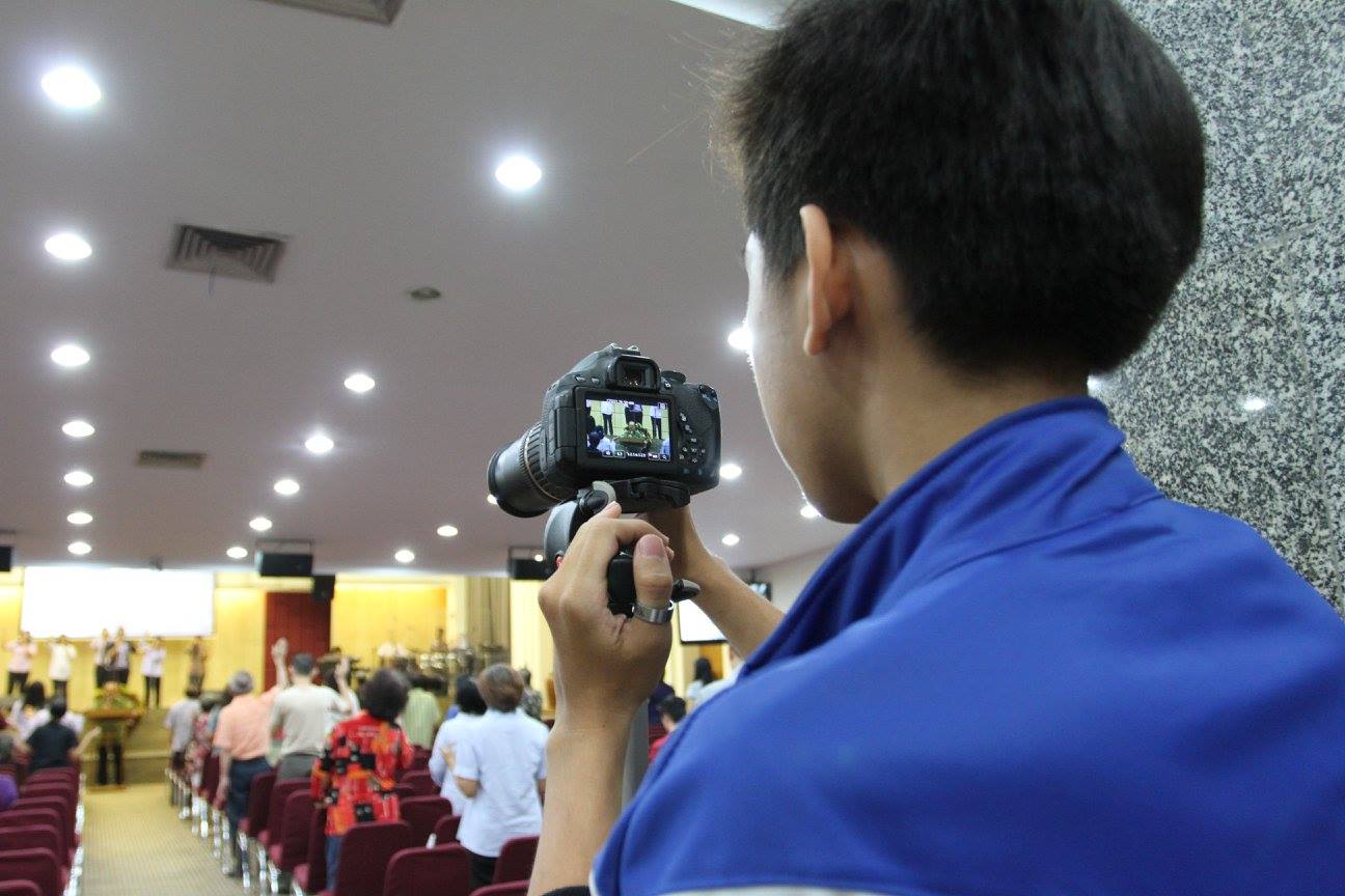 Pelayanan Kameramen 1 ~ SEPUTAR MULTIMEDIA GEREJA