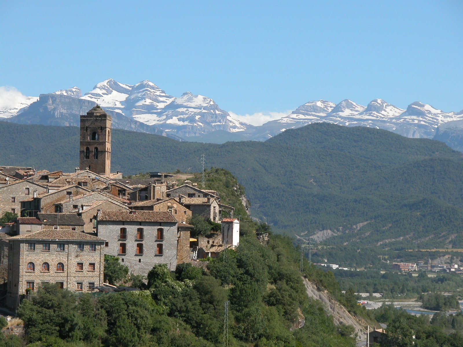 Aínsa, auténtica postal del medioevo - Viajar de espacio
