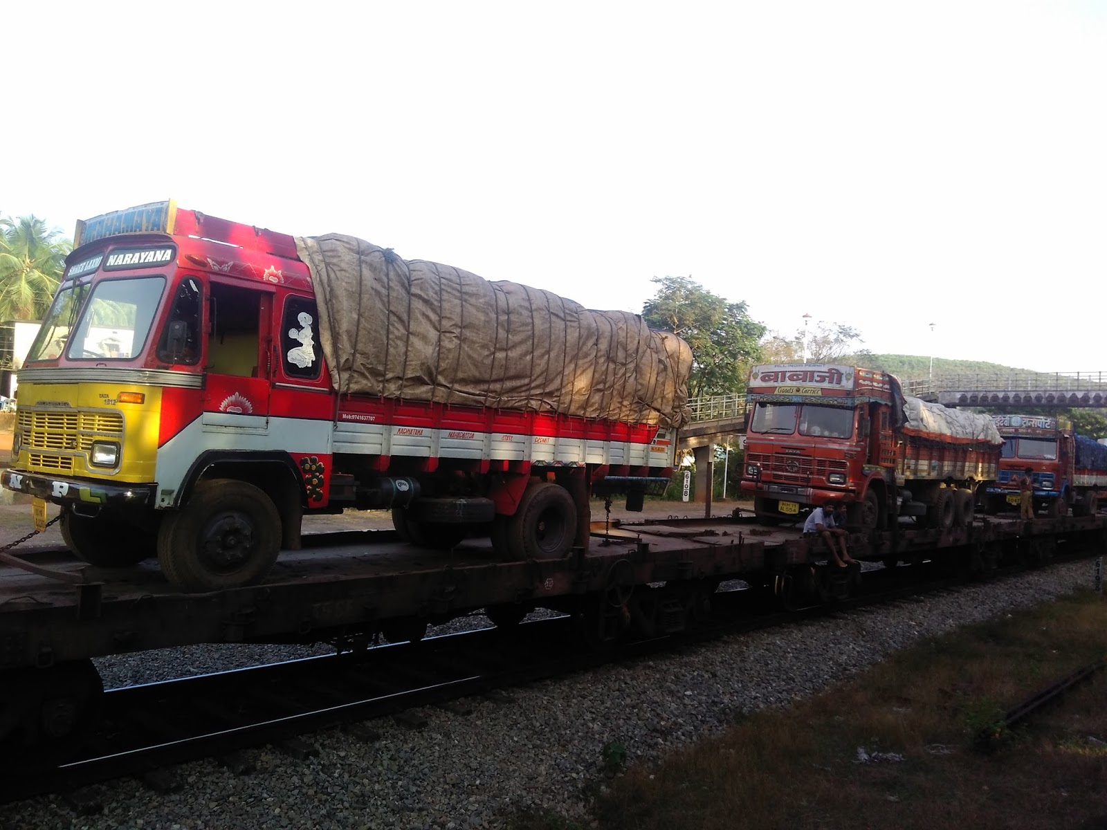 RORO from Konkan Railway-Truck on Rail - eNidhi India Travel Blog