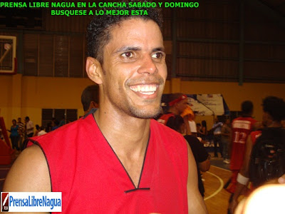 Prensa Libre Nagua: ALEX REYNOSO LE DIO HASTA CON EL CUBO DEL AGUA A ...