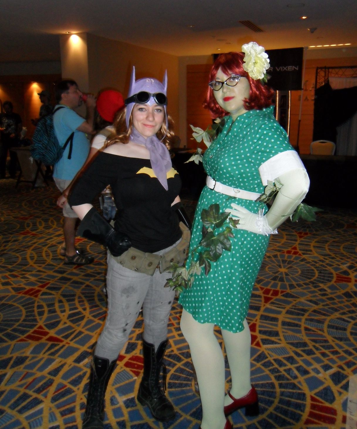Cosplay Champions: 50s Batgirl and Poison Ivy