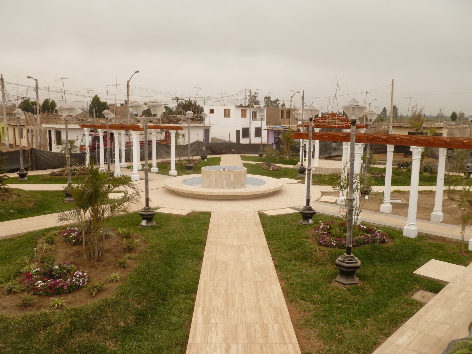 SAN LUIS INFORMA: PARQUE DE LA AMISTAD DEL CP LAURA CALLER, ANTES Y AHORA