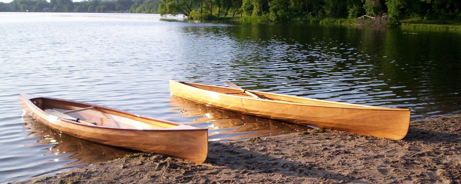 Les voyageurs : Groupe entier: Canoë