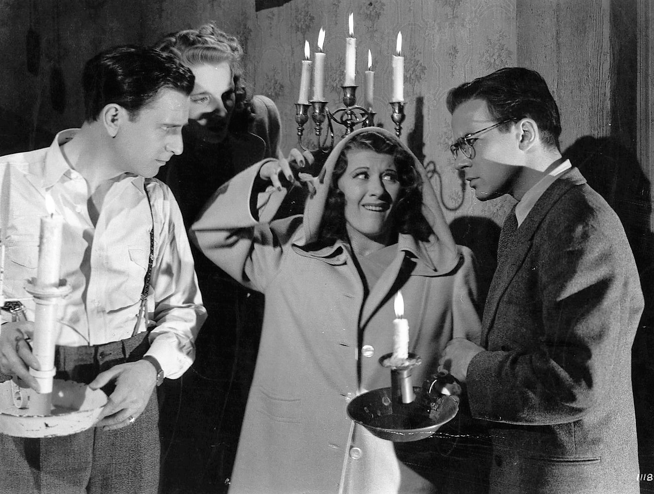 The Passing Tramp: An Abbott and Costello Comedy Creeper Double Feature: Hold That Ghost (1941 ...