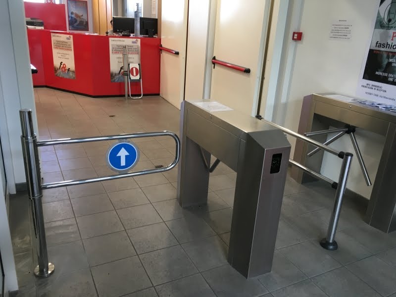 Tornello a tripode per controllo accessi Verona : Tornello a tripode ...