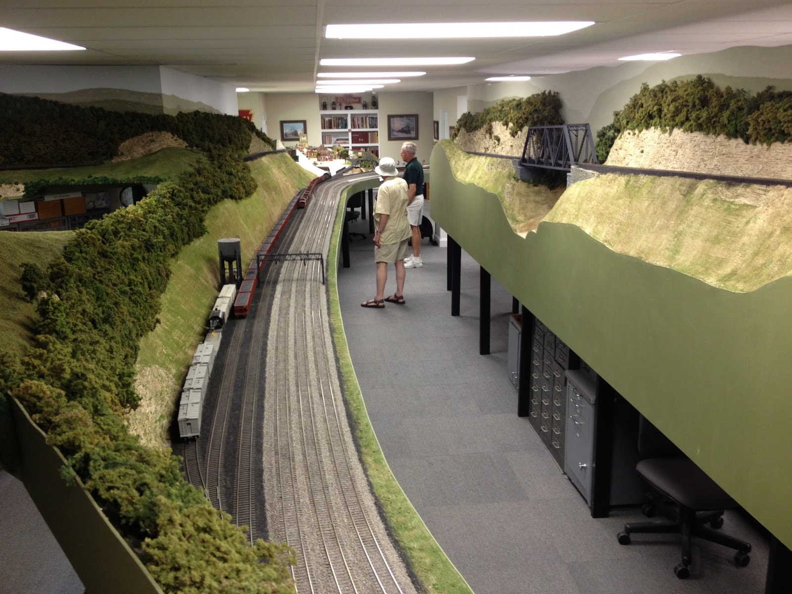 Model Railroading Down on the Peninsula