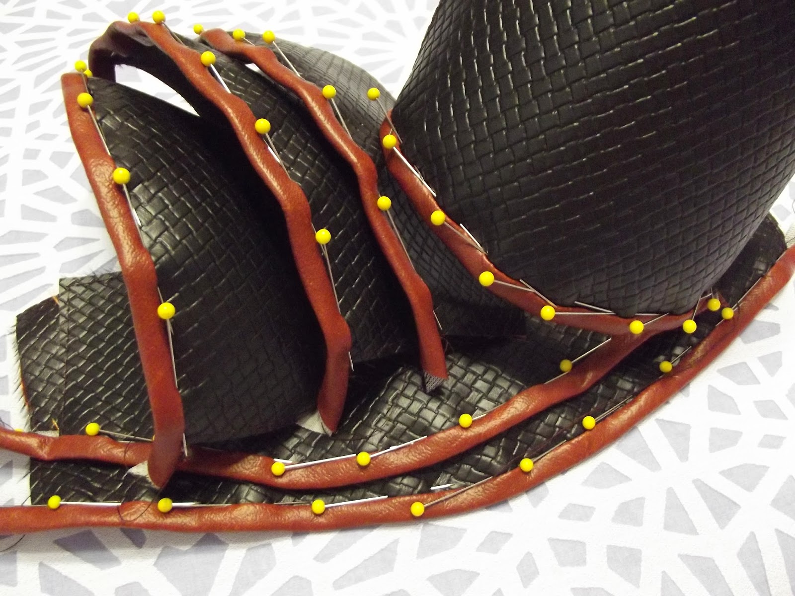 Crayons: Leather Armour Tutorial