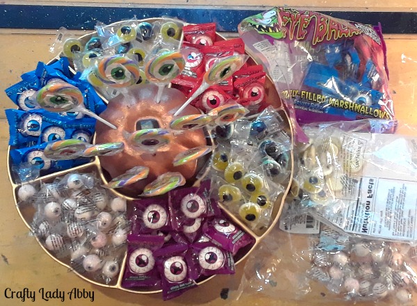 HALLOWEEN DIY: Eye See You Candy Tray