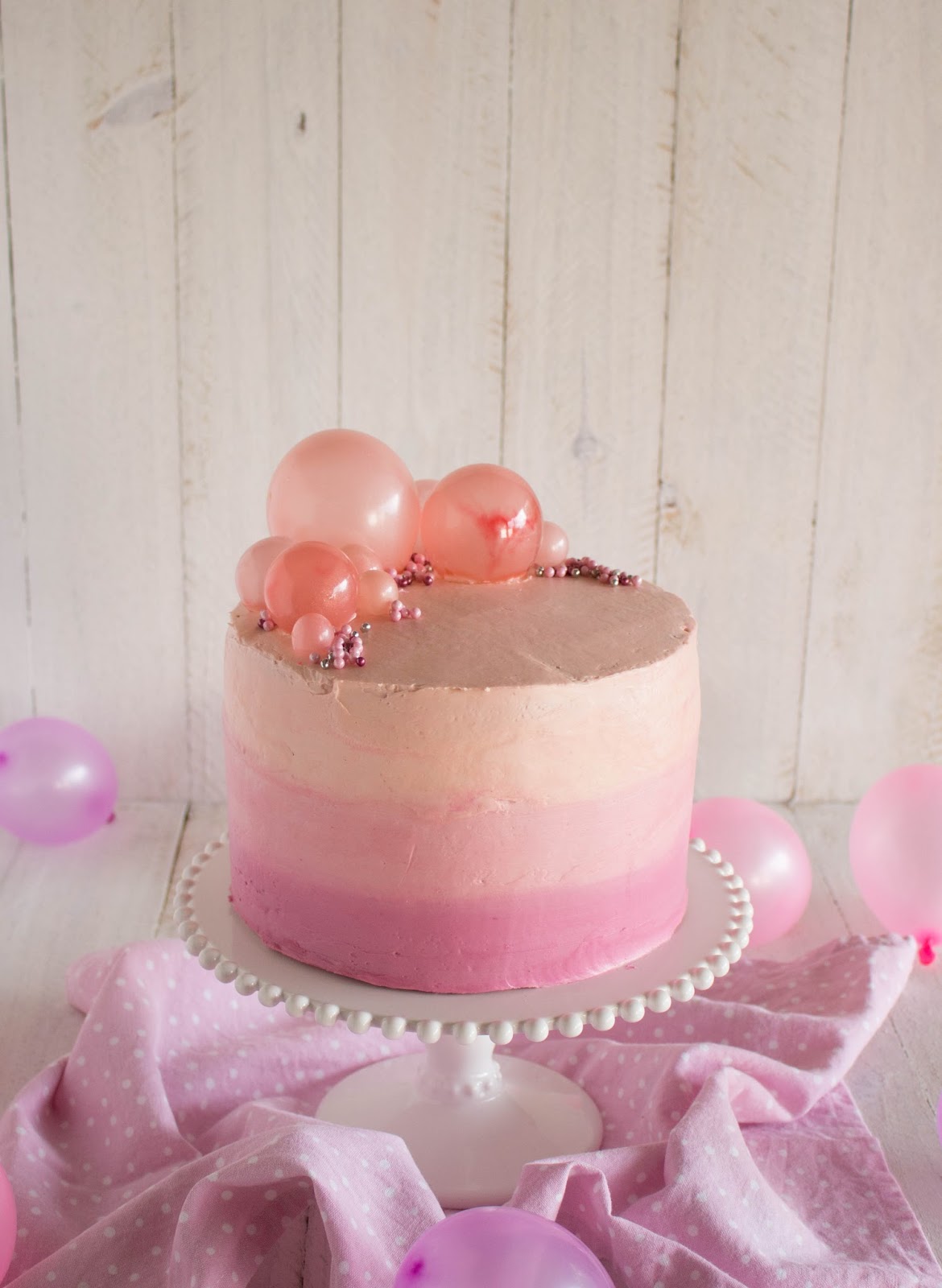 Cassie Cakes: Pink Bubble Strawberry Butter Cake