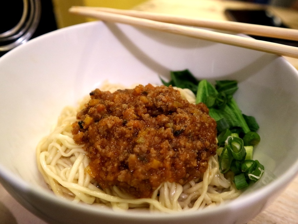 Mie Kepang Jayakarta, Sensasi Makan Mie dengan Topping Keju Panggang ...