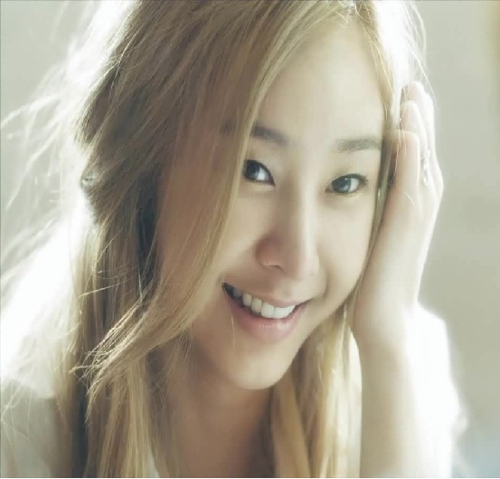 Asian Biographies: Gina Choi (Hangul: 최지나)