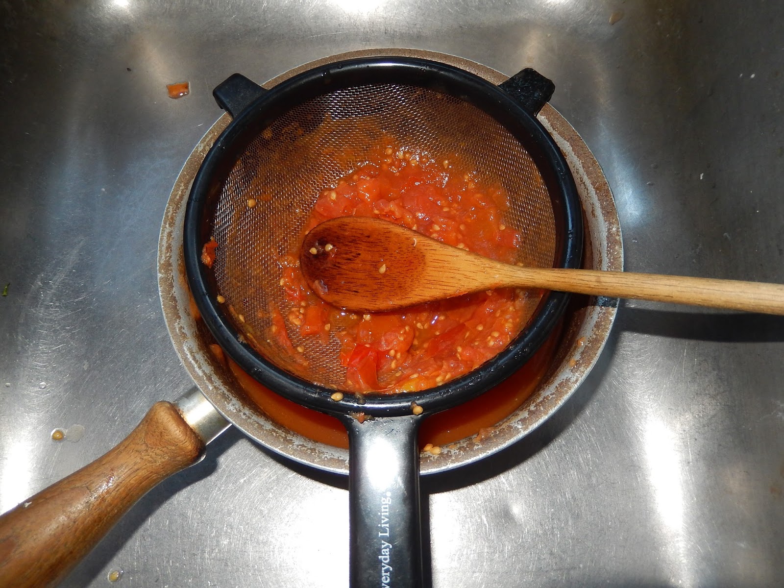 Powell River Books Blog: Preserving: Simple Freezer Tomato Sauce