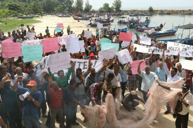 1,000 fishermen protest Penang land reclamation project Penang Property ...